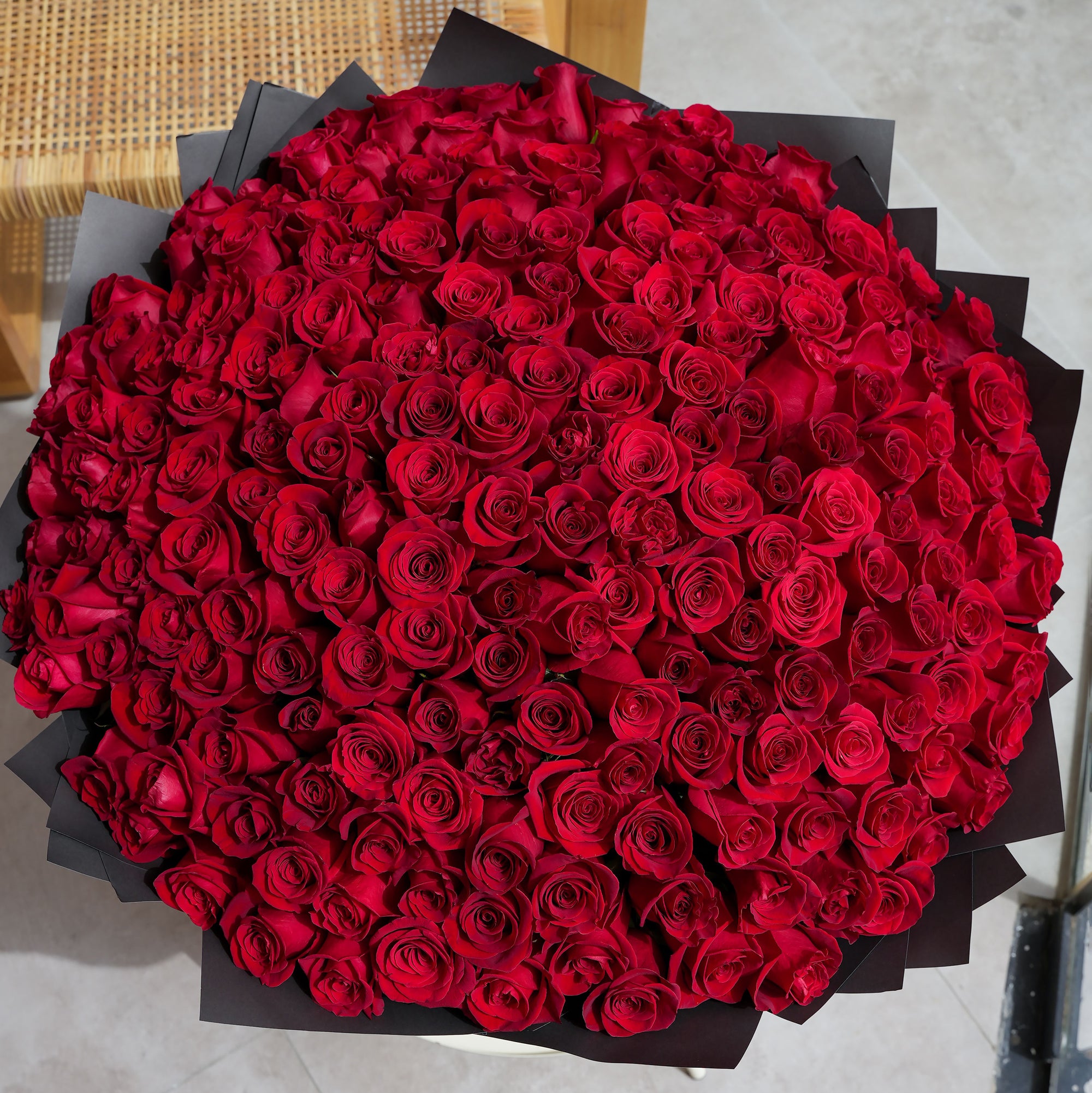 200 Red Roses | Free Same-Day Delivery to all Emirates - Flowers.ae