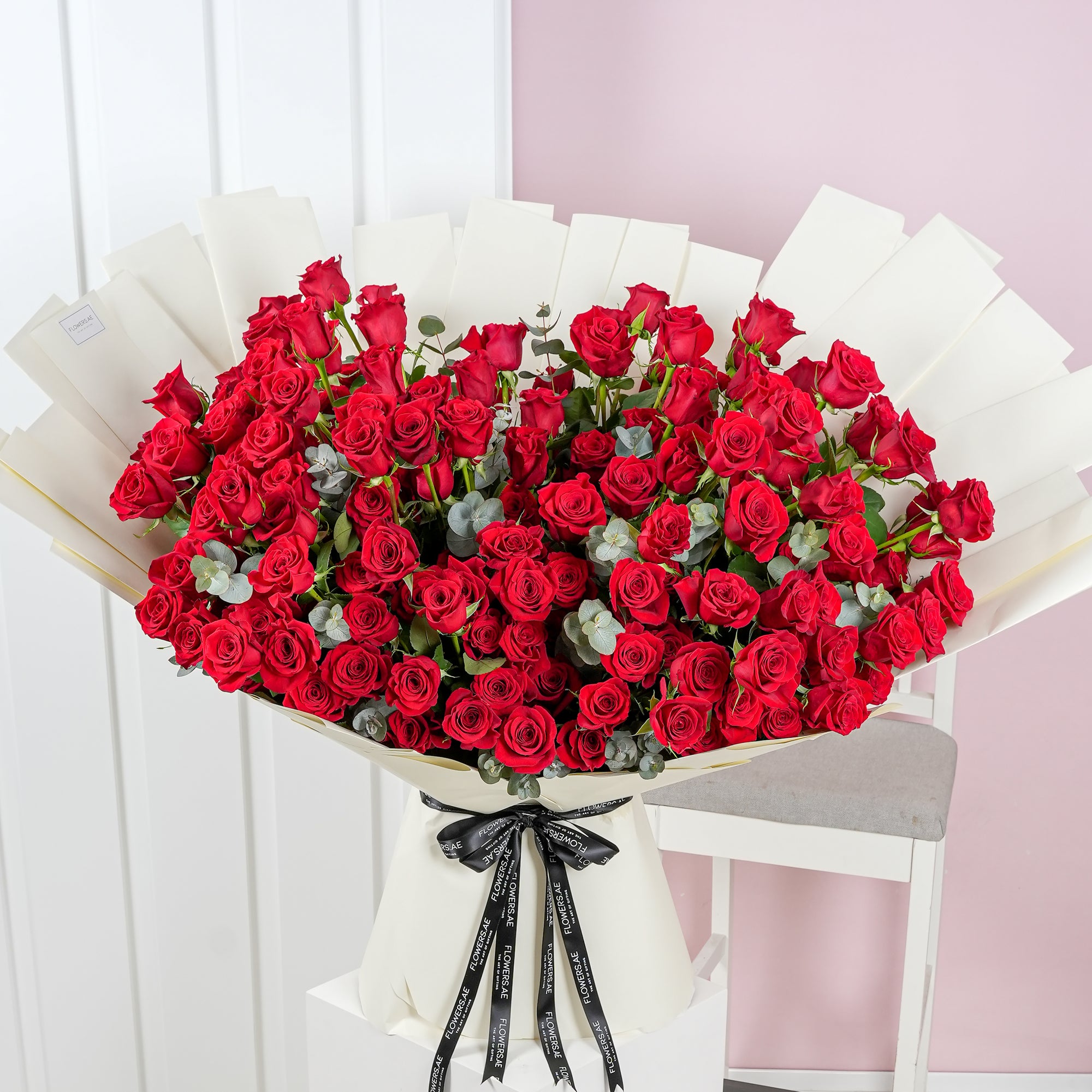 200 Red Roses | Free Same-Day Delivery to all Emirates - Flowers.ae