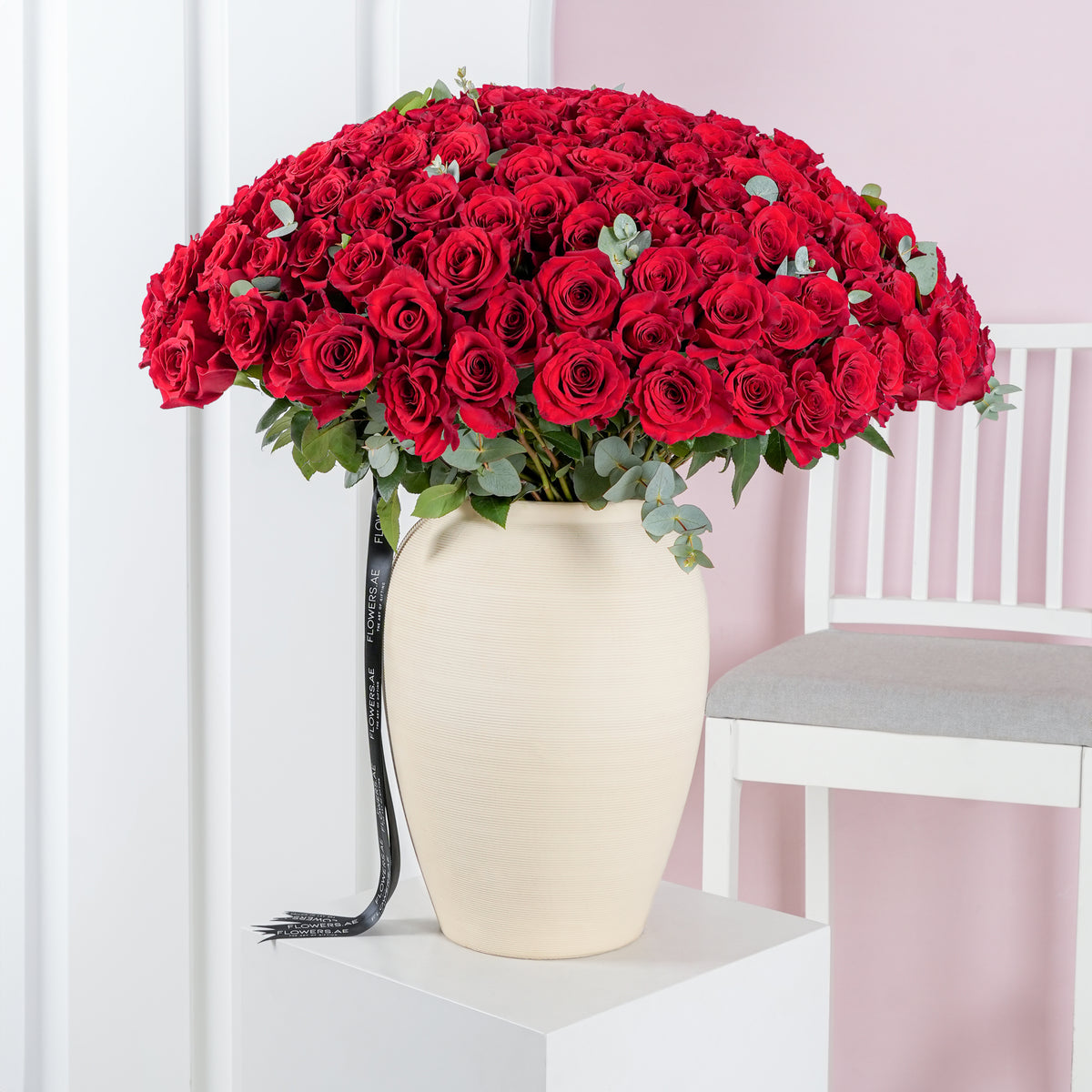 200 Red Roses - Vase | Free Same-Day Delivery to all Emirates - Flowers.ae